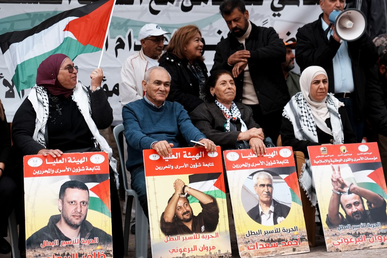 ‘Free Marwan’: Global campaign demands release of jailed Palestinian ...