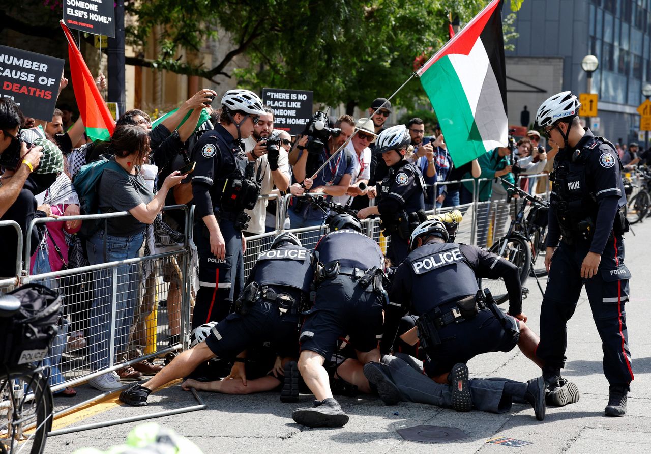 Canada's anti-hate bill draws backlash over free speech and protest ...