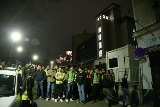 Studenti blokirali zgradu RTS-a u Beogradu, poručili da će blokada trajati 22 sata - TRT Global