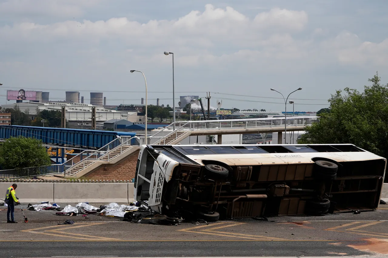 12 dead, dozens hurt as a bus overturns and passengers are thrown on a ...