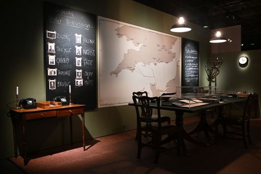 MI5 goes public: Spy agency lifts the veil on 115 years of secrets ...