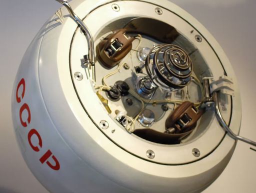 Soviet-era spacecraft falls to Earth after 53 years stuck in orbit ...