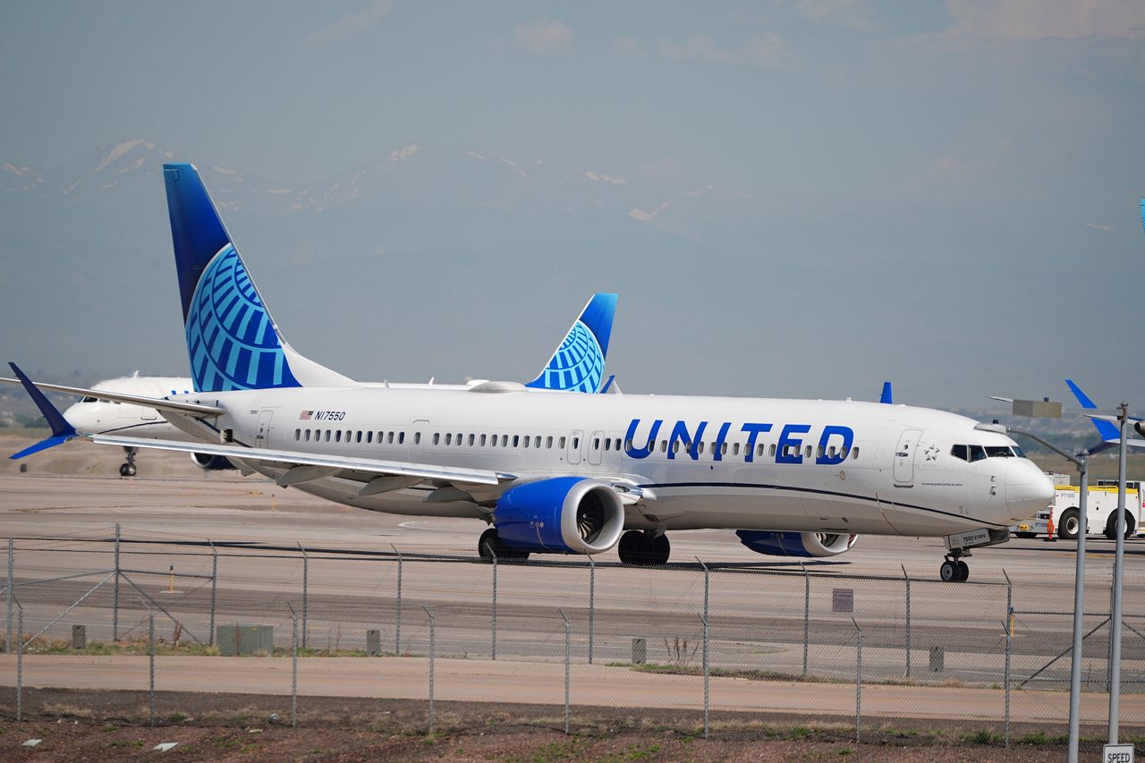 United Airlines grounds flights nationwide over tech glitch, now ...