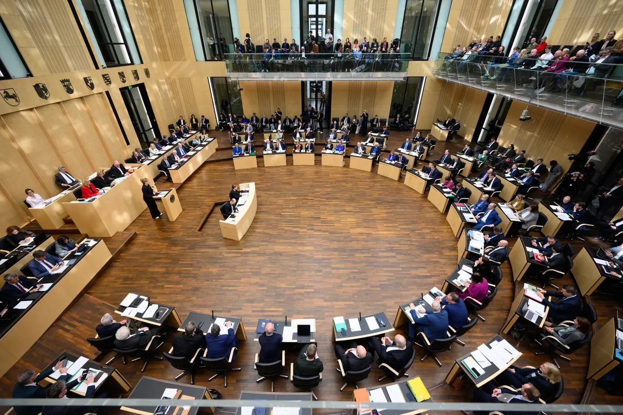 Günther: Union hätte offener über Thema Schulden sprechen müssen - TRT ...